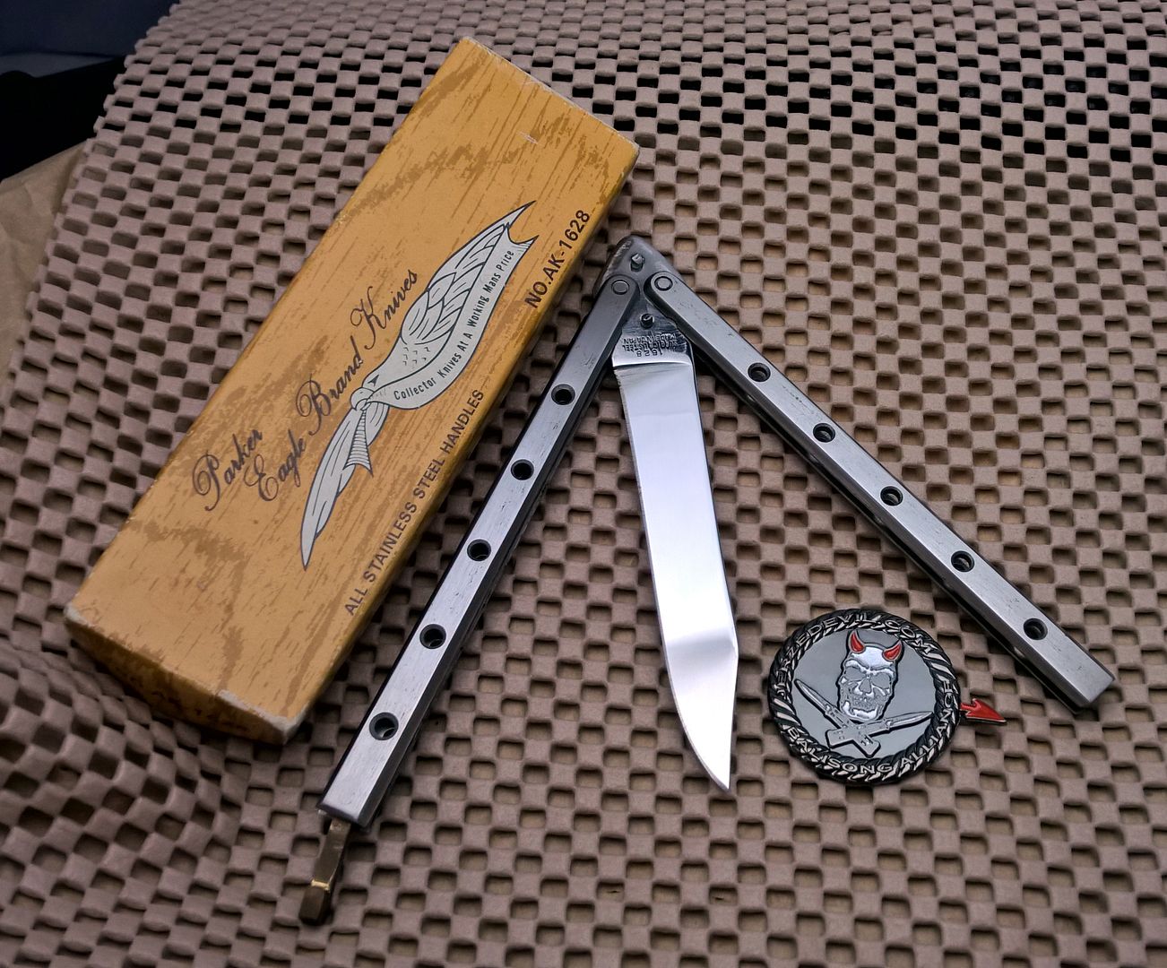 Parker, Frost, Microtech, BM, Protech, Russell, Beretta, Compass Industries, Spyderco ...