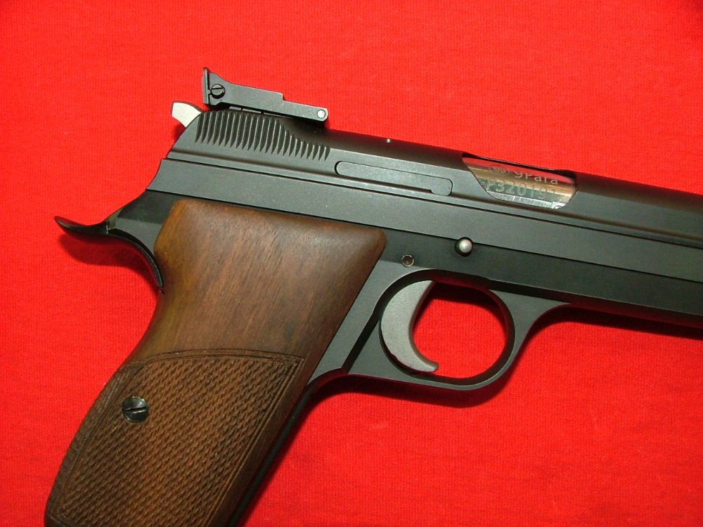 Question for the Swiss P210 experts, specifically about the P210-5 ...