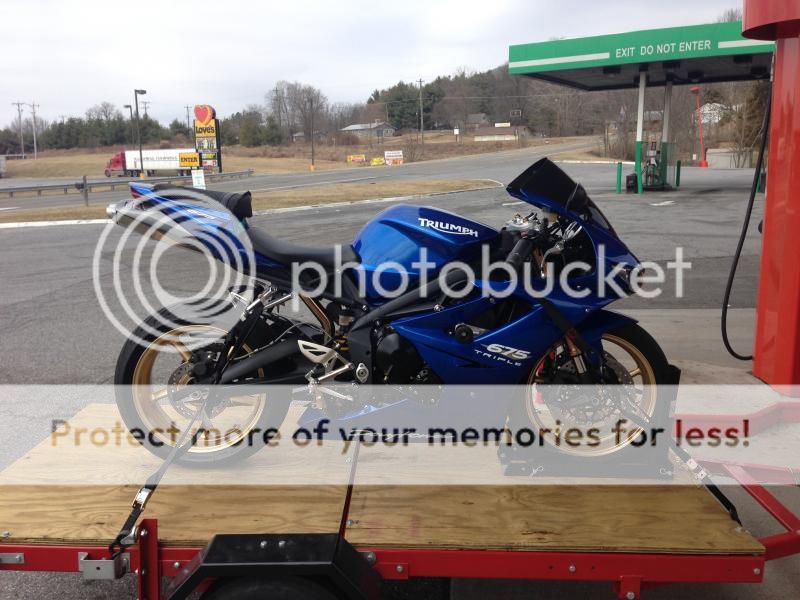 Caspian Blue D675 from NYC | Triumph 675 Forums