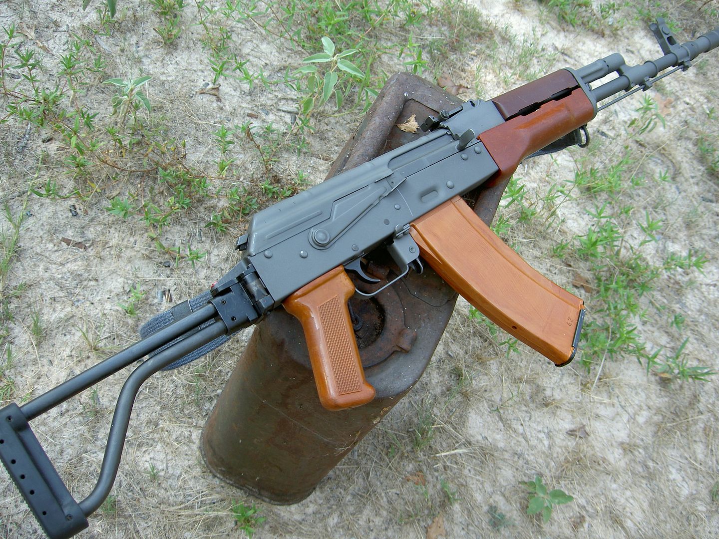 Interarms Tantal with Beryl folding stock - The FAL Files